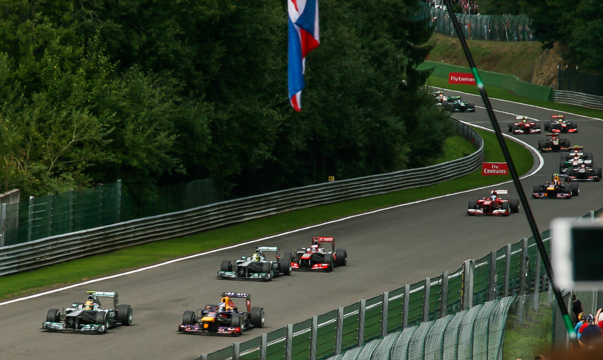Formule 1 : Max Verstappen remporte le titre de champion du monde | Tonic Formule 1 : Max Verstappen remporte le titre de champion du monde | Tonic